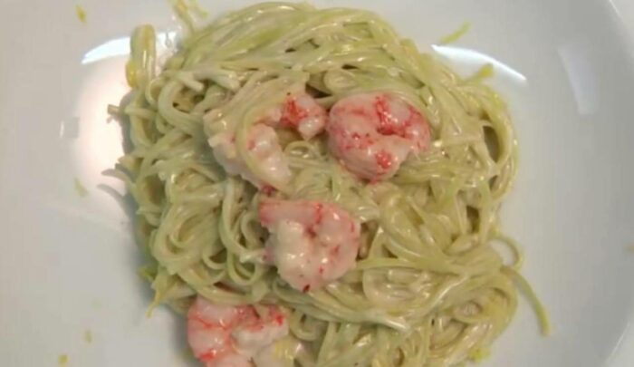 Tagliolini verdi con gamberi e limone: una ricetta fresca e deliziosa