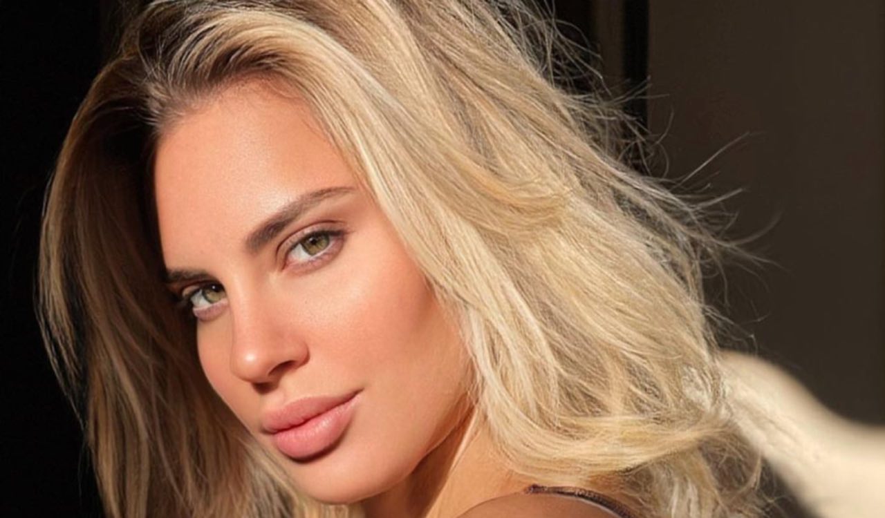 Francesca Brambilla di profilo in intimo: trasparenze da infarto - FOTO