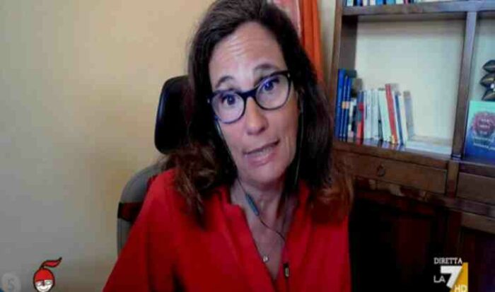 Covid, Ilaria Capua avverte: "Il virus? Nemmeno il vaccino lo sconfiggerà"