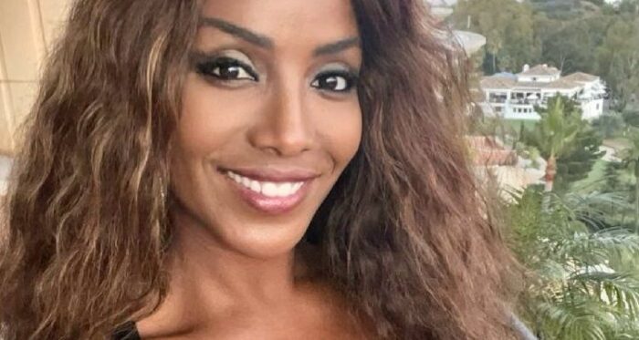 Ainett Stephens, in costume primo piano da urlo: "Io sono pronta"