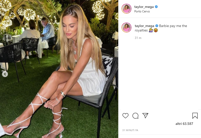 Taylor Mega, il vestito bianco è trasparente: incandescente