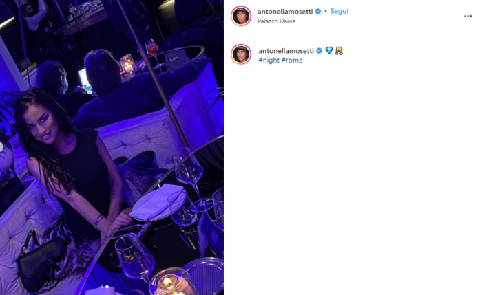 Antonella Mosetti sensuale nella notte: "La prima volta..."