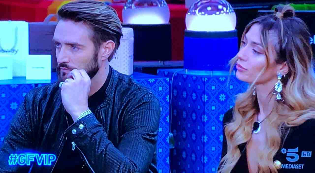 GF Vip, Alex Belli duro con la moglie: che attacco a Delia GF Vip, Alex Belli duro con la moglie: che attacco a Delia