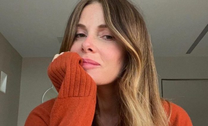 Alessia Marcuzzi, gambe in vista e scollatura da paura: è magnifica!