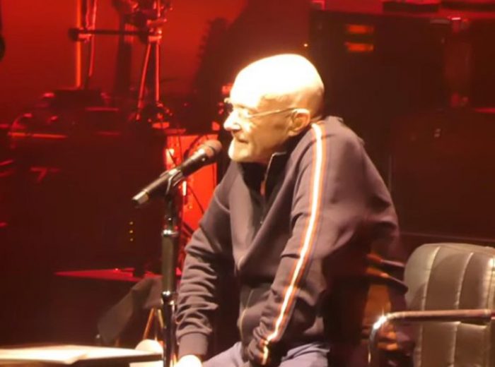 Phil Collins, la malattia lo ha logorato: adesso è irriconoscibile ...