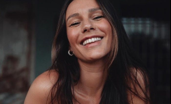 Giorgia Crivello entra in acqua e ipnotizza i fan: mostra 'pesche' da sogno