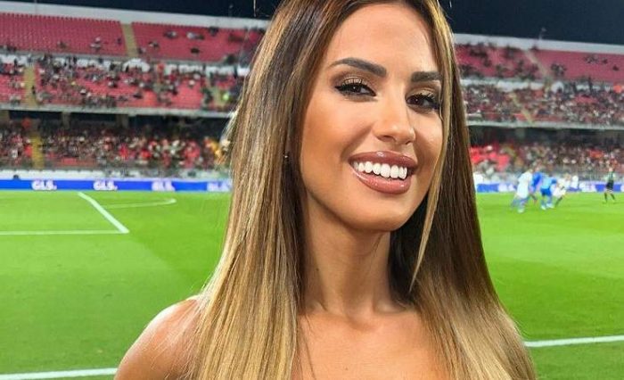 Eleonora Incardona da urlo a San Siro: la scollatura è profondissima